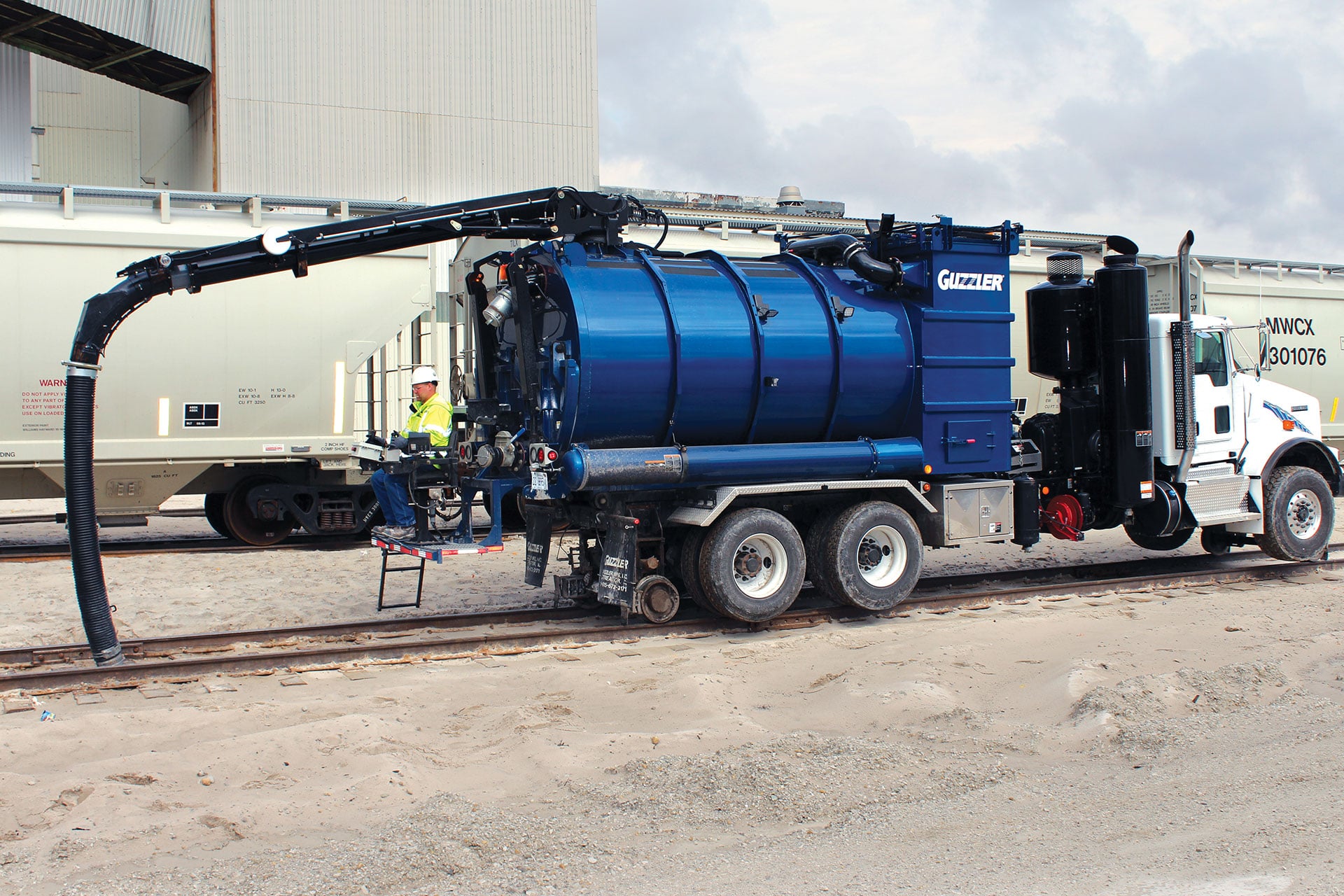 Guzzler Hi-Rail | Guzzler Industrial Vacuum Trucks
